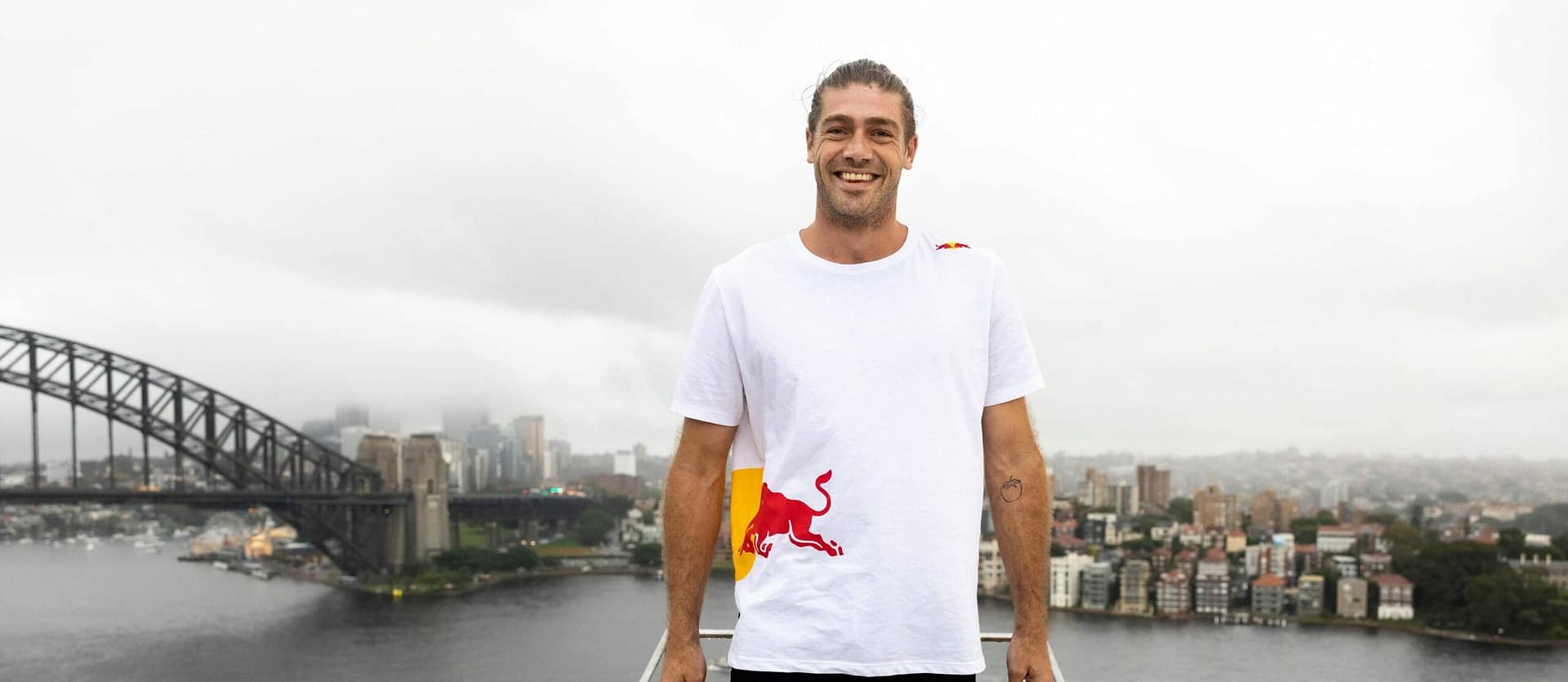 Australian Freerunner Dominic Di Tommaso Backflips Atop The Sydney ...